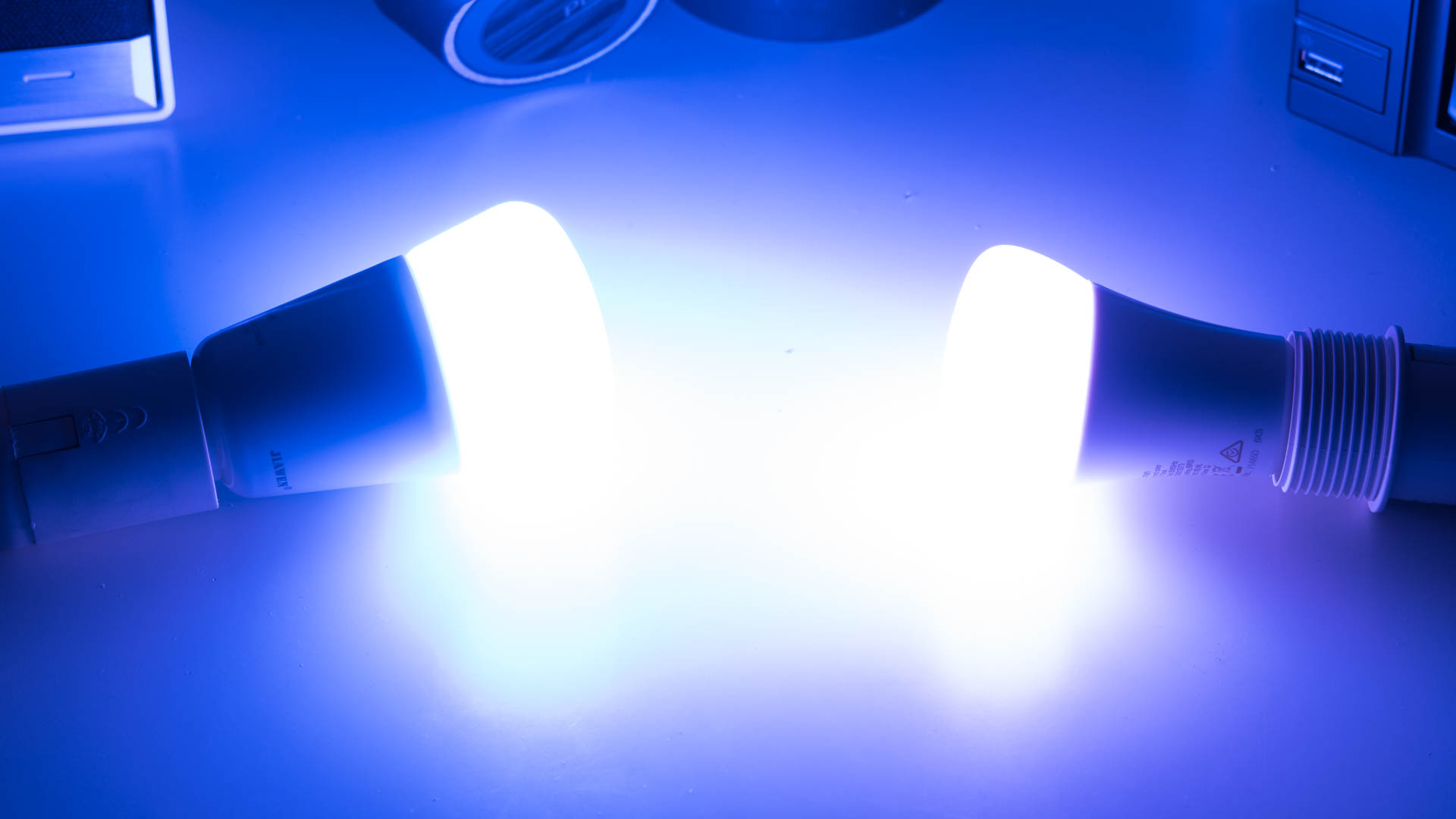 Die JIAWEN E27 9W Smart RGB Bulb im Test, Philips Hue kompatible RGB ...