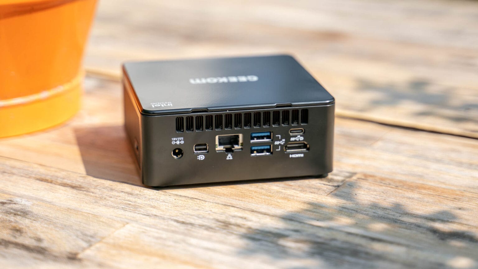 Der GEEKOM Mini IT8 Mini PC im Test, klein, kompakt und sparsam - Techtest