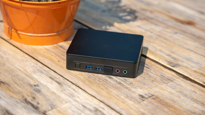 Der Intel NUC 11 Atlas Canyon im Test, für unter 200€ ein kompletter PC ...