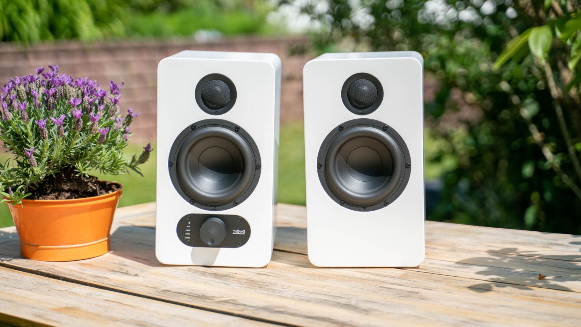 Test: Nubert nuPro SP-200, herausragende "Tischlautsprecher" - Techtest