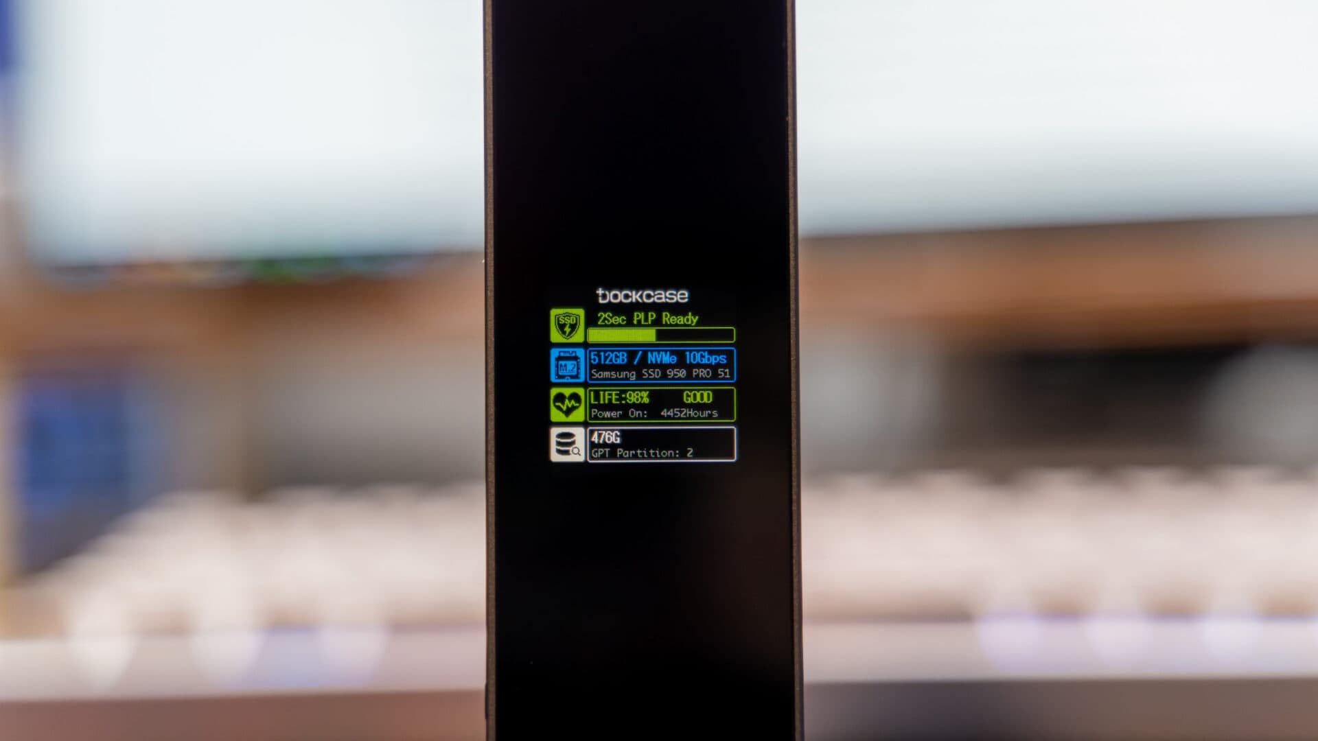 Das DOCKCASE Smart SSD Enclosure im Test, SSD Gehäuse mit Display ...