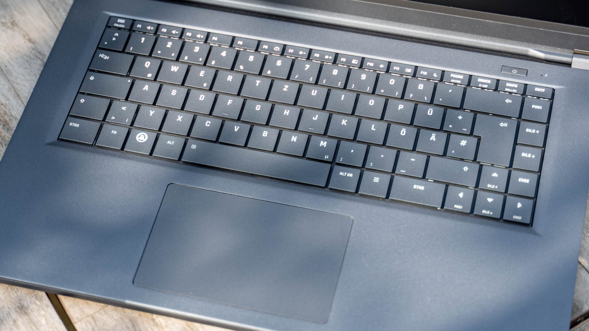 Das TUXEDO Pulse 15 - Gen2 im Test, top Linux-Notebook! - Techtest