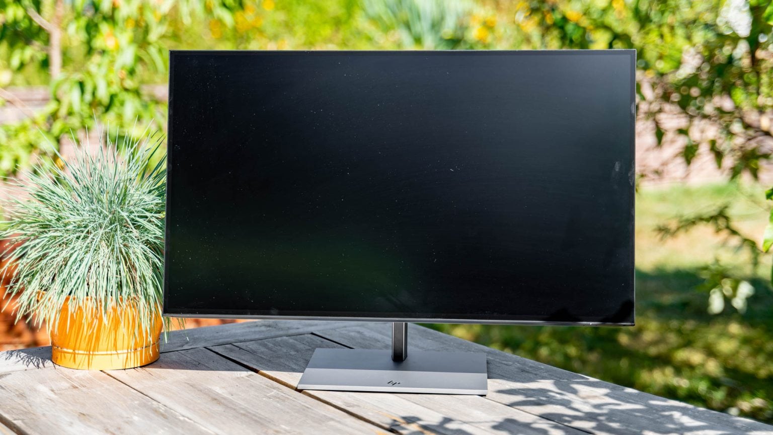 Test: HP Z27k G3, tolles Design, viele Anschlüsse und gutes Bild mit ...