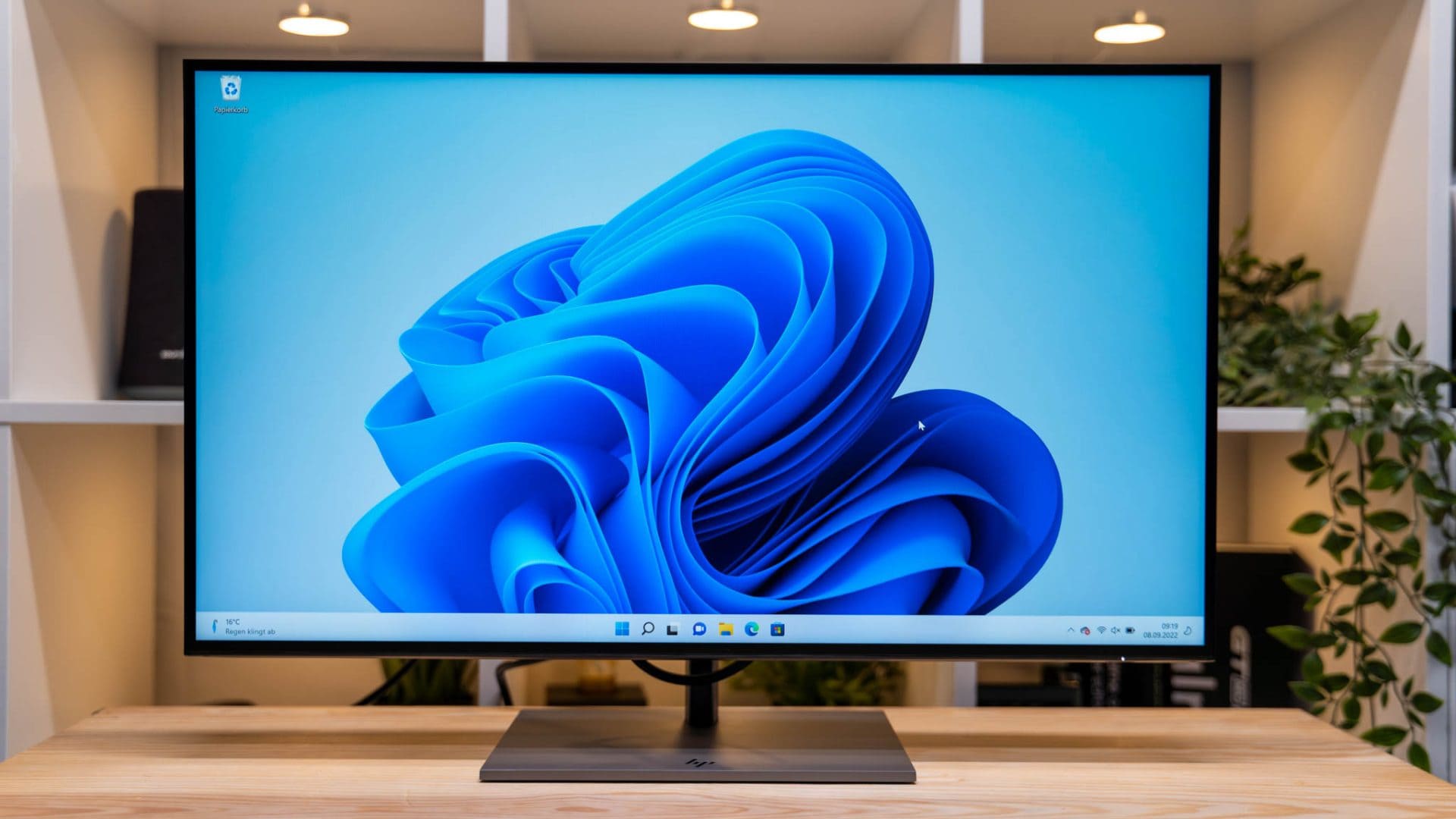 Test: HP Z27k G3, tolles Design, viele Anschlüsse und gutes Bild mit ...
