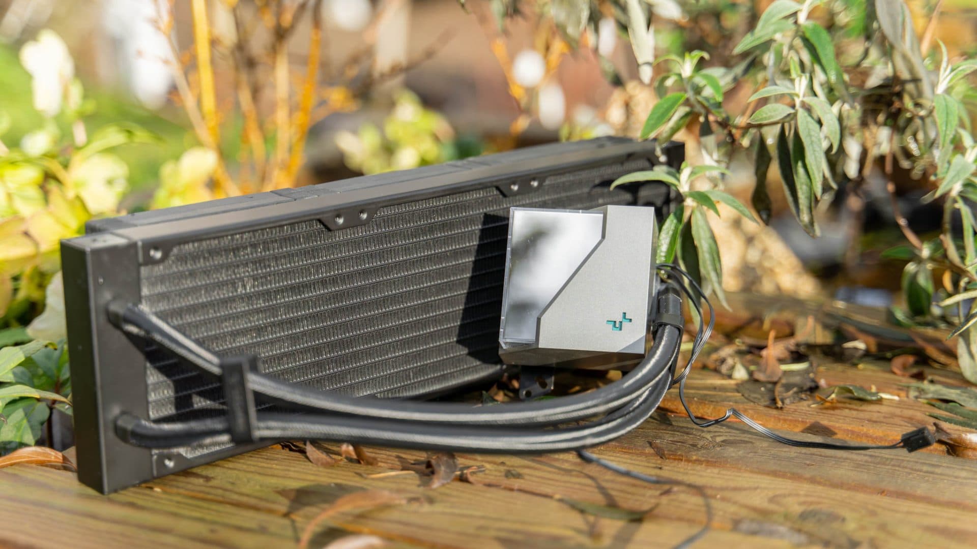Test: DeepCool LT720, spannendes Design und höchste Leistung im Test ...
