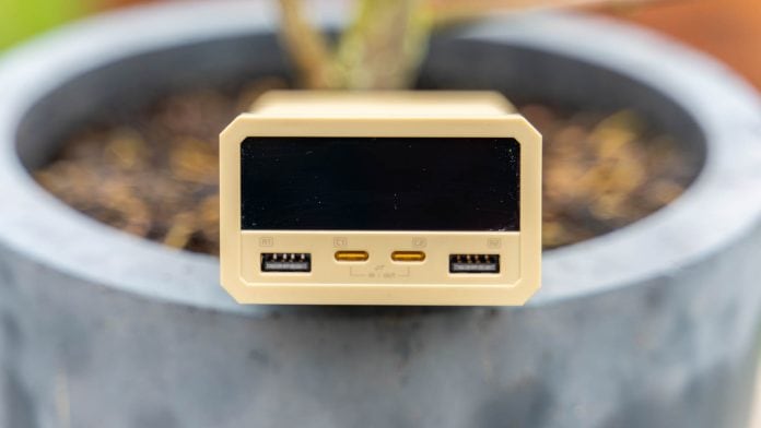 Die imuto SCP-100 Container-X Laptop Power Bank im Test, 100W, Display ...