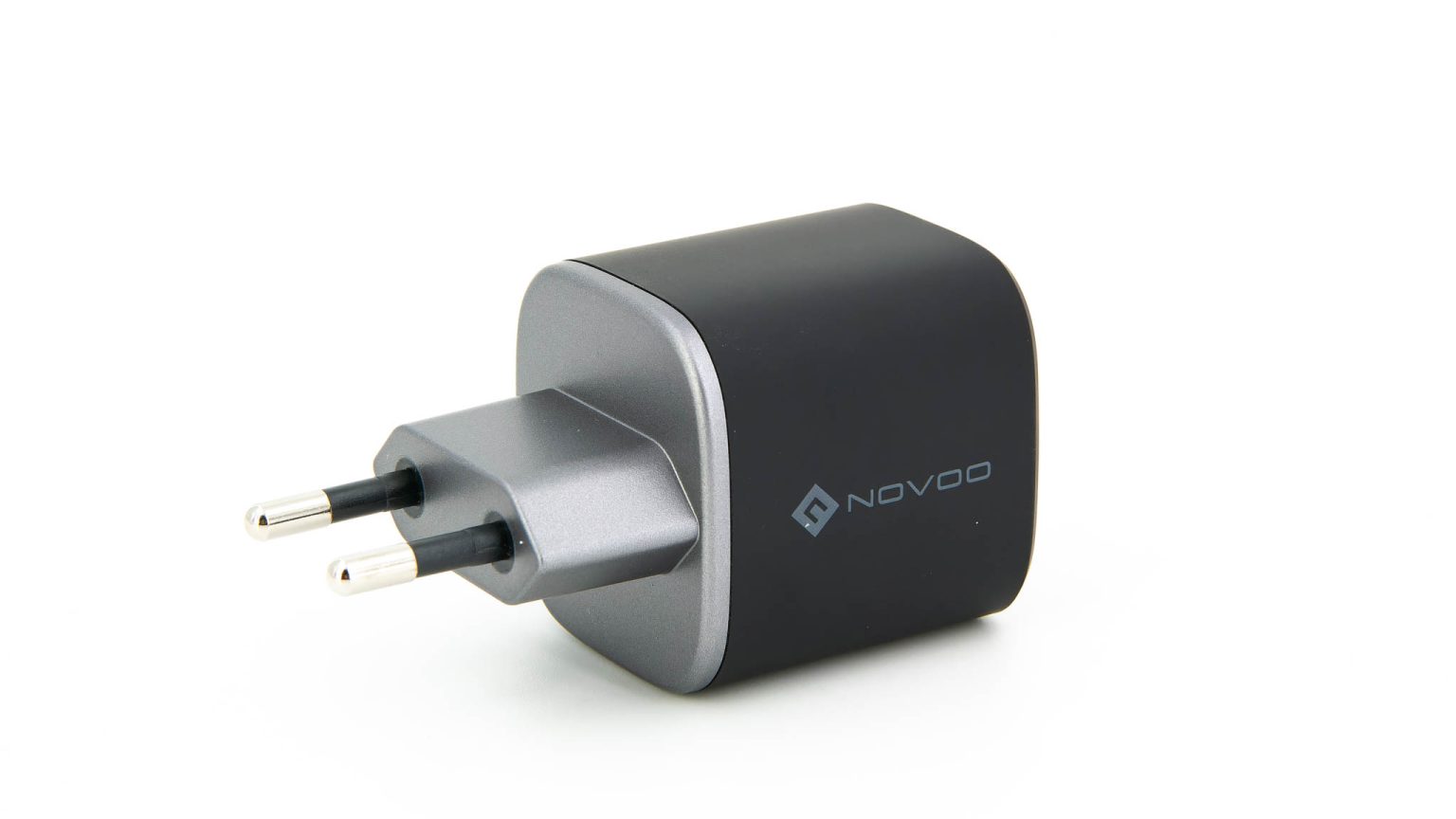 Viel Leistung in kleinem Gehäuse = heiße Angelegenheit! Das NOVOO 67W ...