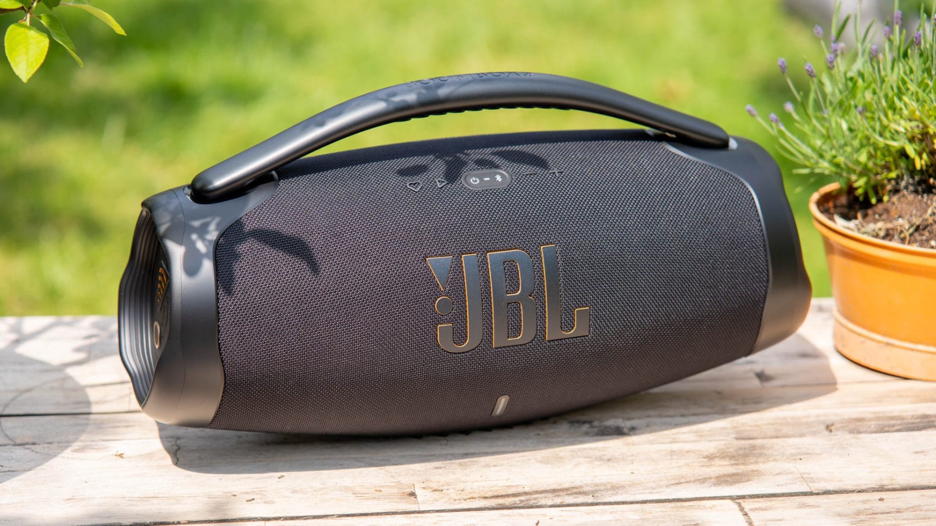 Jetzt auch mit WLAN, die JBL Boombox 3 Wi-Fi im Test! - Techtest