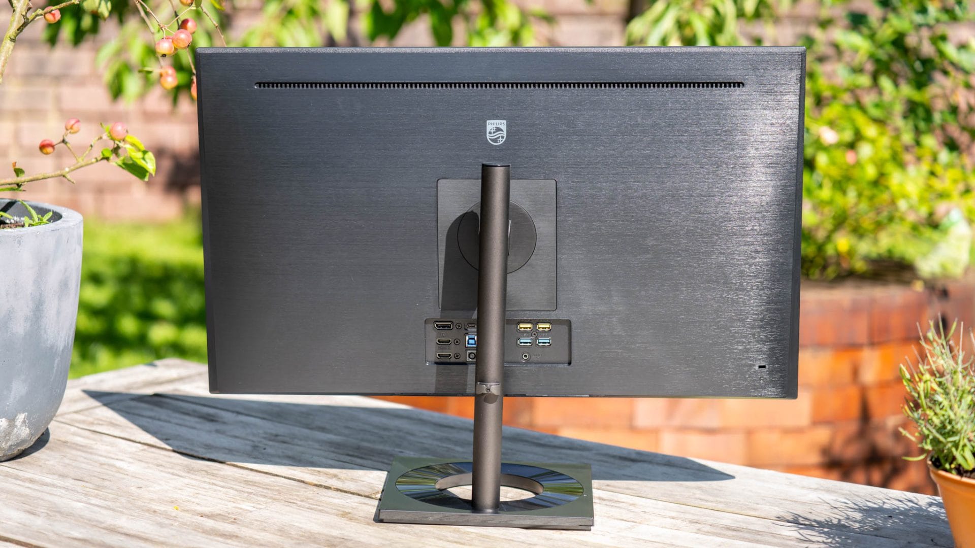 Der günstigste OLED PC-Monitor im Test, Philips 8000 27E1N8900 (26,9 ...