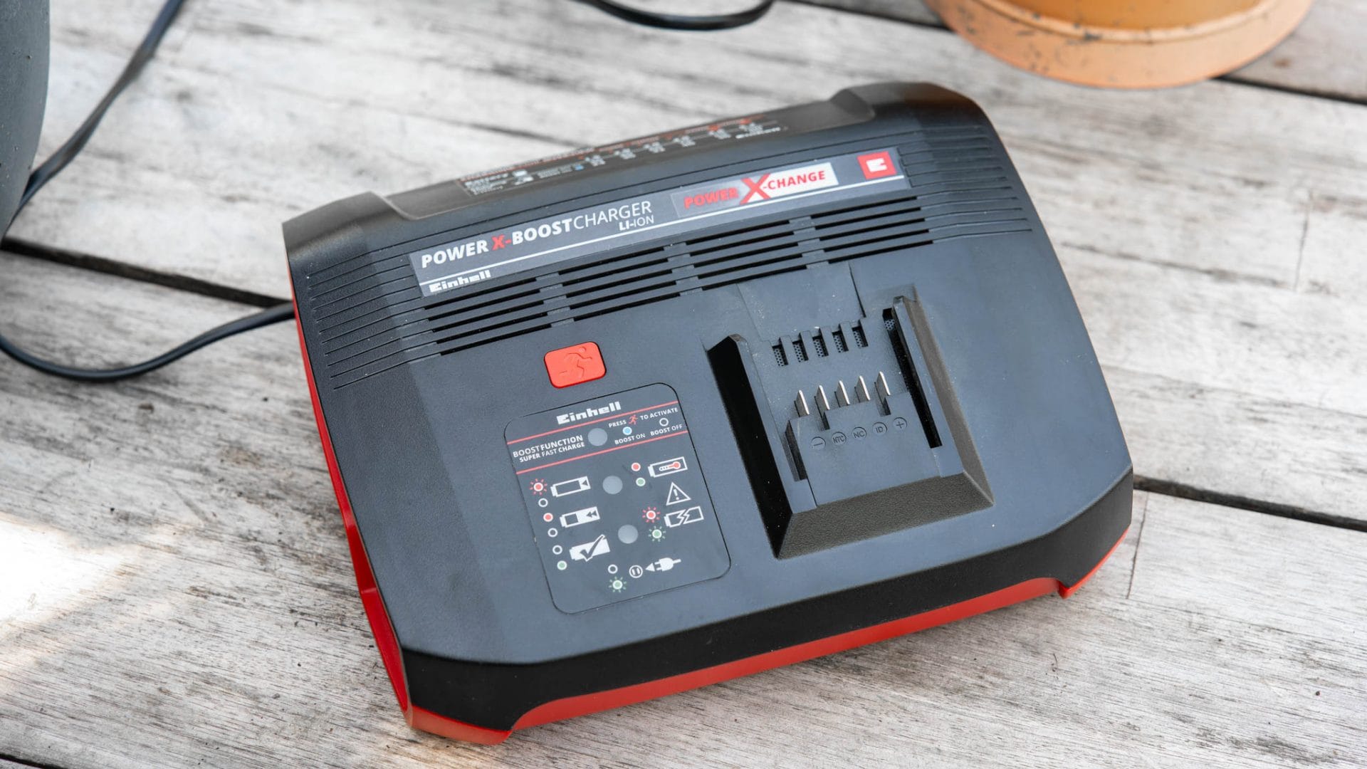 Wie schnell lädt der Einhell Power X-Boostcharger? (im Vergleich zum ...