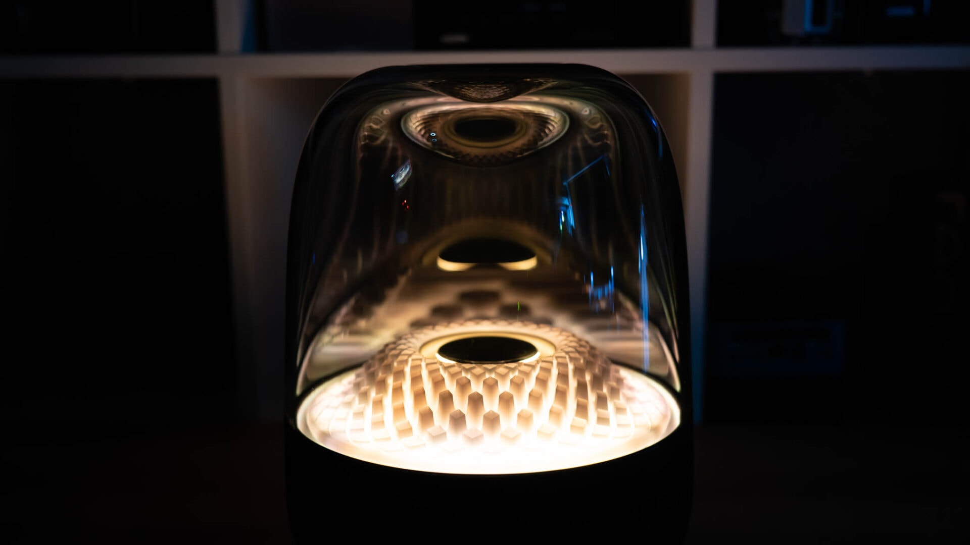 Harman Kardon Aura Studio 4 im Test, fantastisches Design trifft auf ...