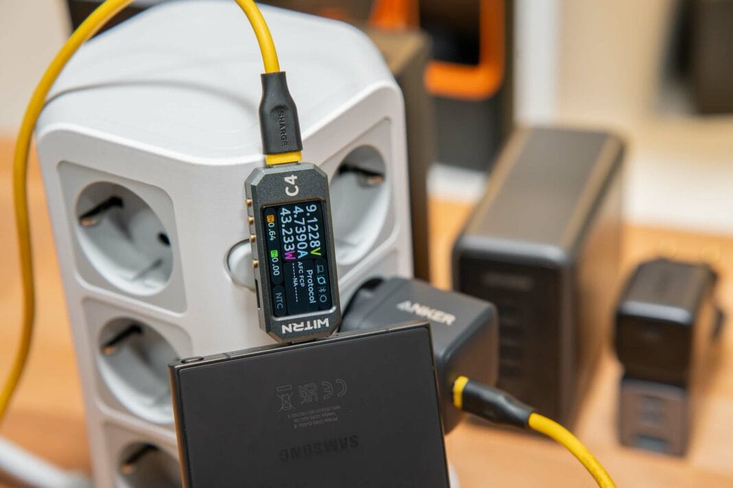 Wie schnell lädt das Samsung Galaxy S24 (Ultra) und welche ...