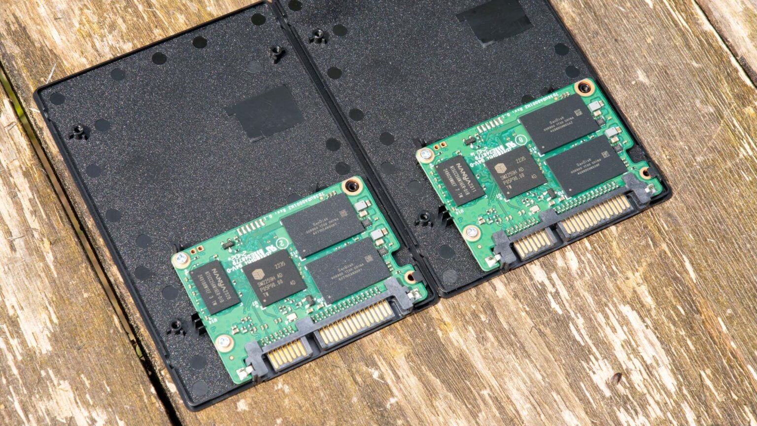 7x 4 TB SATA SSDs im Vergleich, für NAS-Systeme und als Datenlaufwerk ...