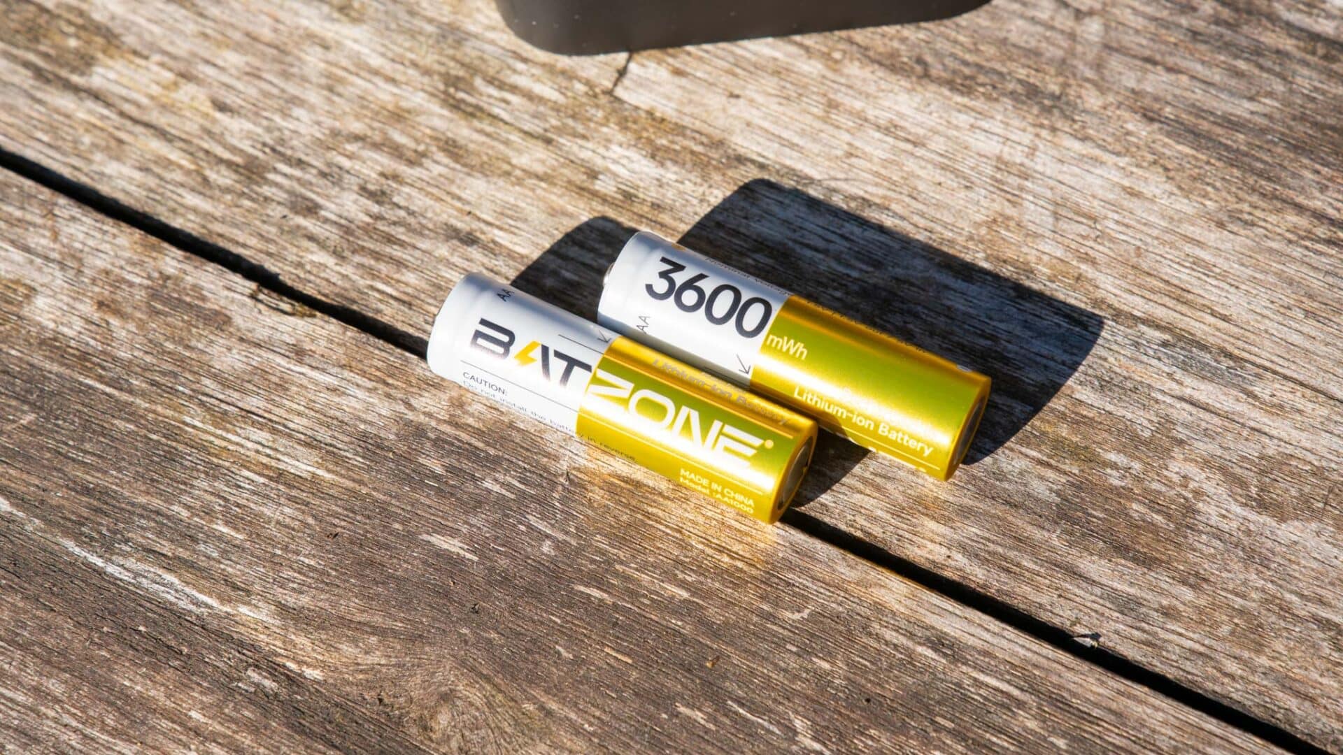 BATZONE Lithium-AA-Akkus im Test: 8er-Pack mit Ladebox! - Techtest