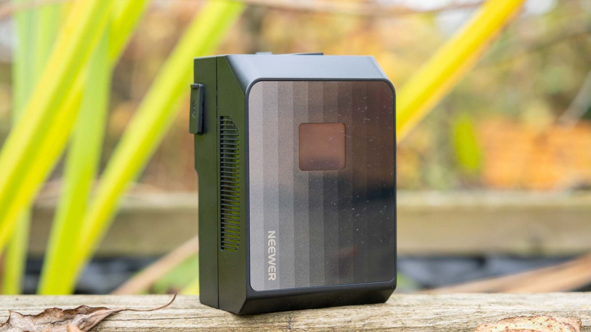 NEEWER PS099EP Akku im Test, besser als die meisten Powerbanks! 99 Wh ...