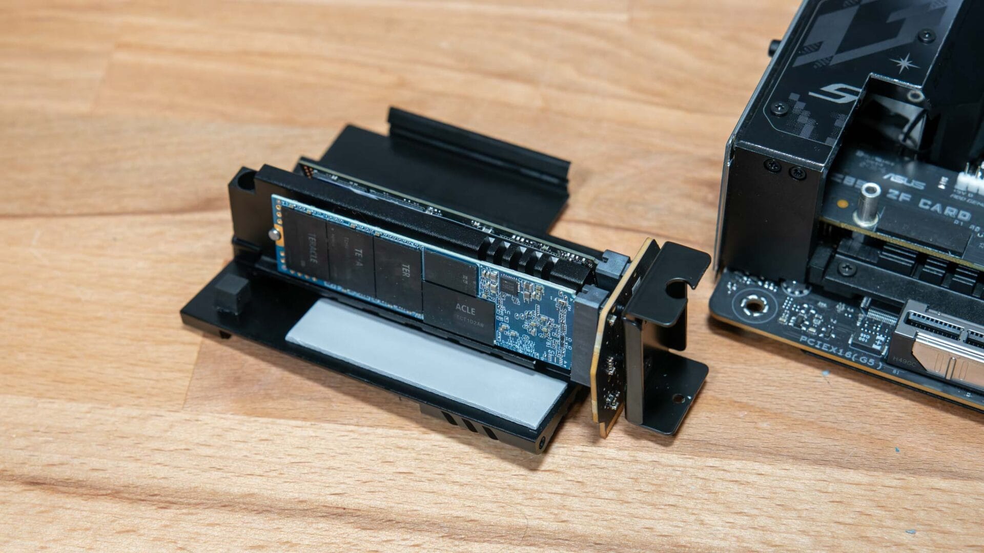 ASUS ROG Strix Z890-I Gaming WIFI Test: ITX-Mainboard mit Hive II und ...