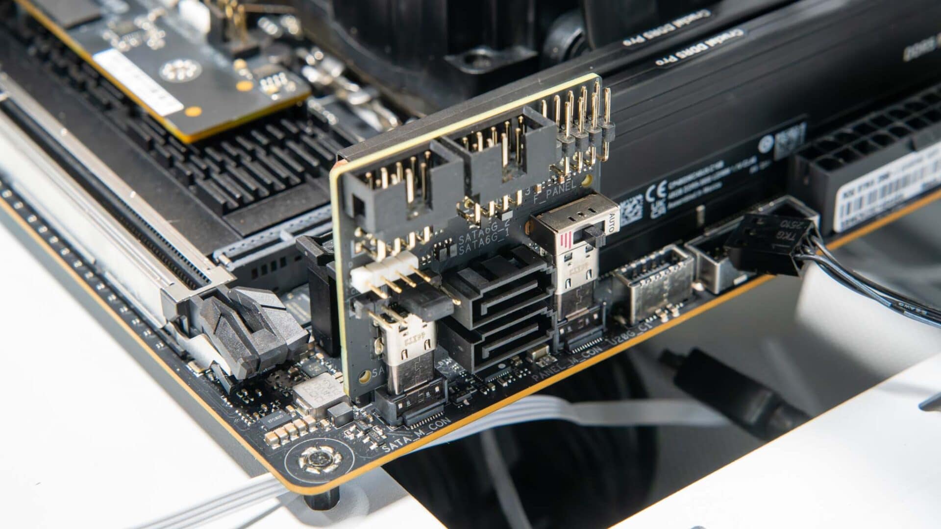 ASUS ROG Strix Z890-I Gaming WIFI Test: ITX-Mainboard mit Hive II und ...