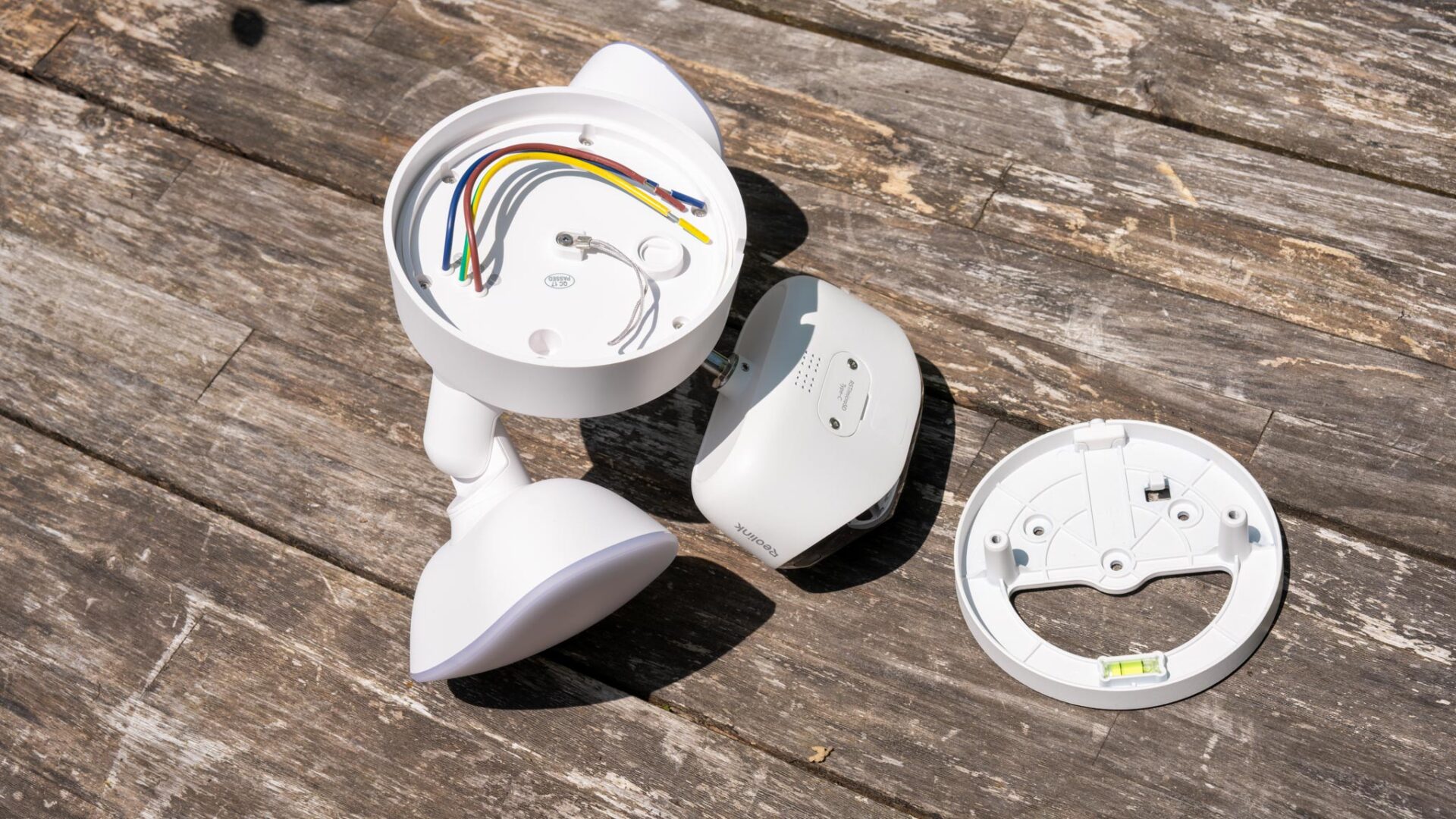 Die nächste Generation der Reolink AI Überwachungskameras, die Reolink Elite Floodlight WiFi im ...