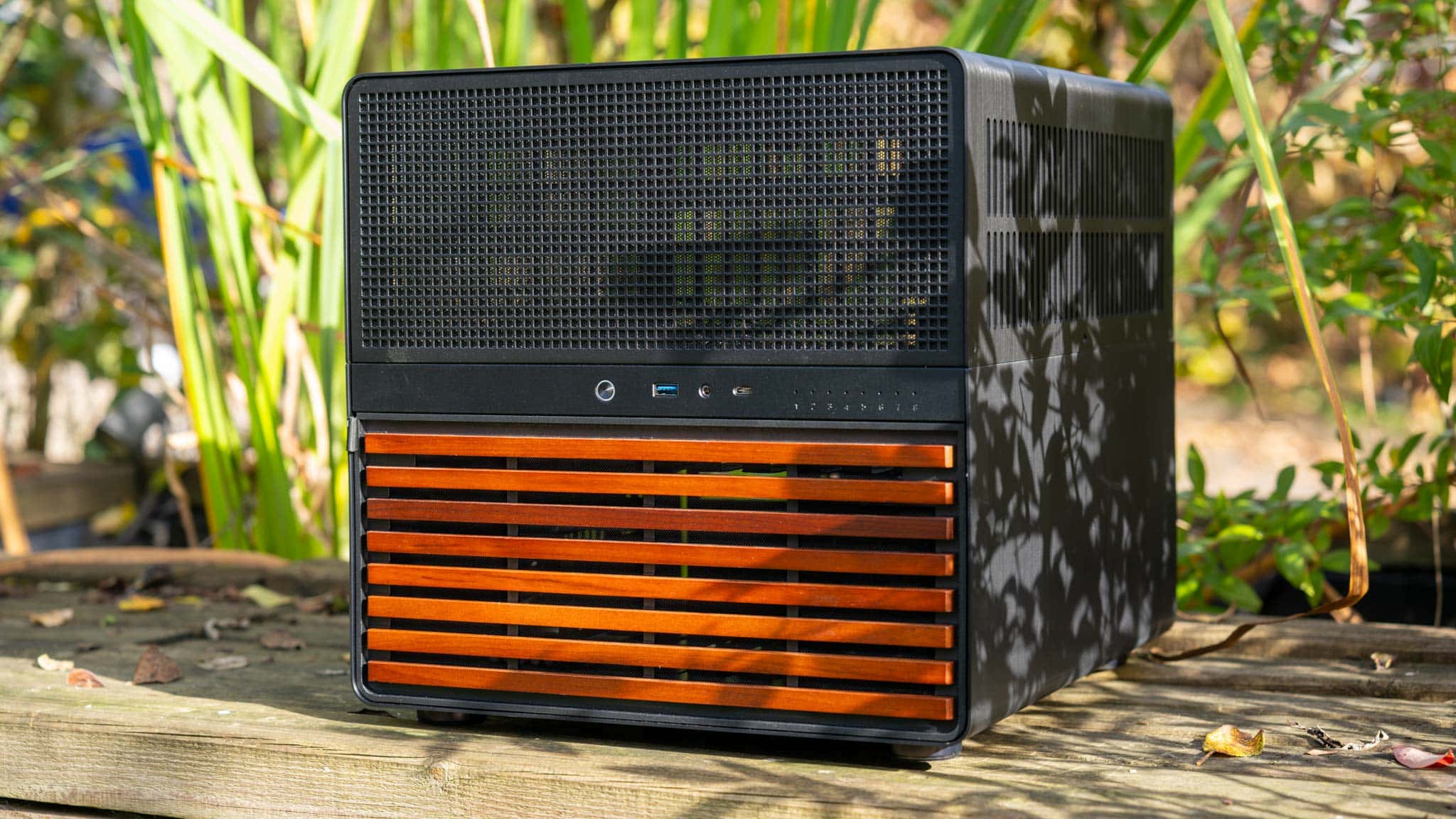 Das perfekte DIY NAS Gehäuse! 12 Hot Swap Schächte! Das Jonsbo N5 im ...